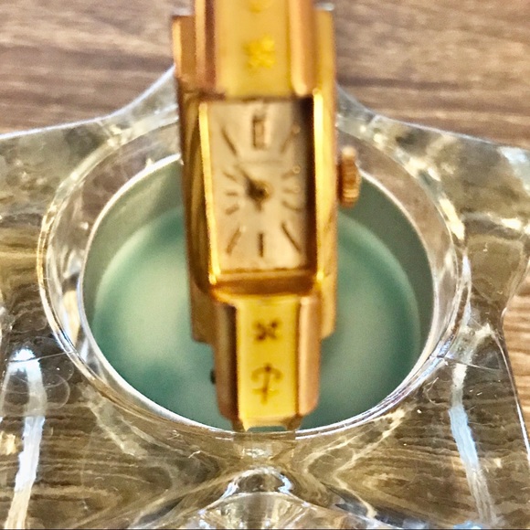 Swiss | Accessories | Rare Vintage Consul Swiss Windup Watch White ...